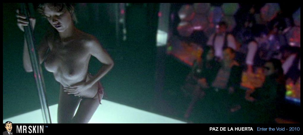 Paz De La Huerta Sure Loves Getting Naked In Public