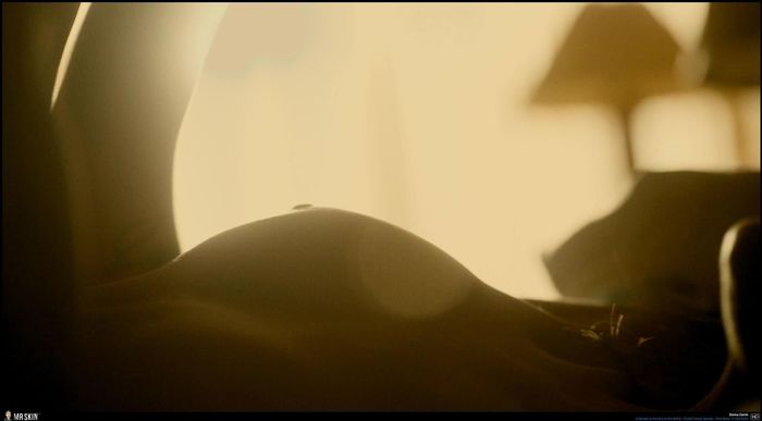 Emma Corrin Nude Is Back New Topless Scene In A Murder At The End Of